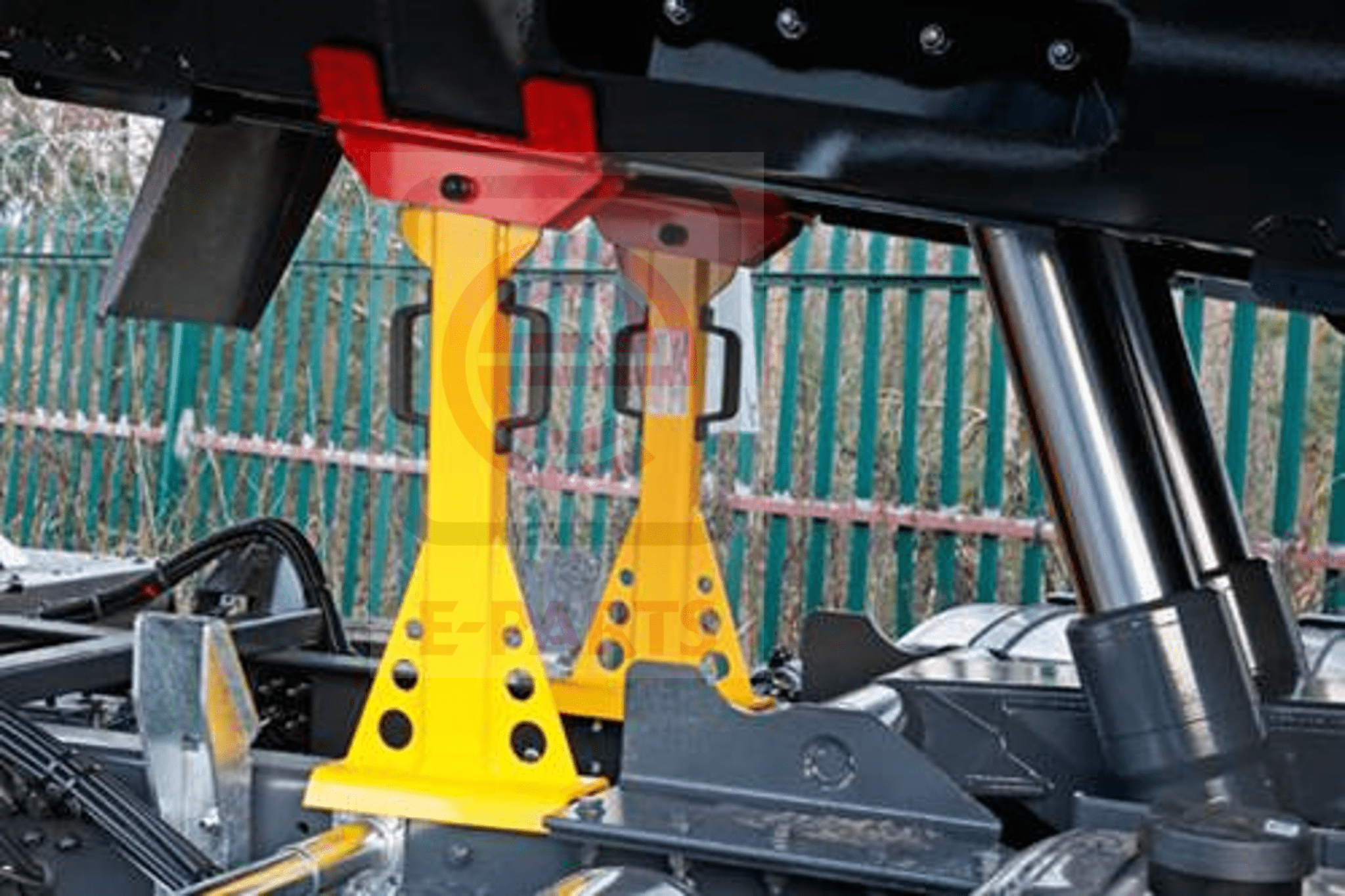 (Pair) Thompsons Freestanding Tipper Truck Chassis/Body Props ...