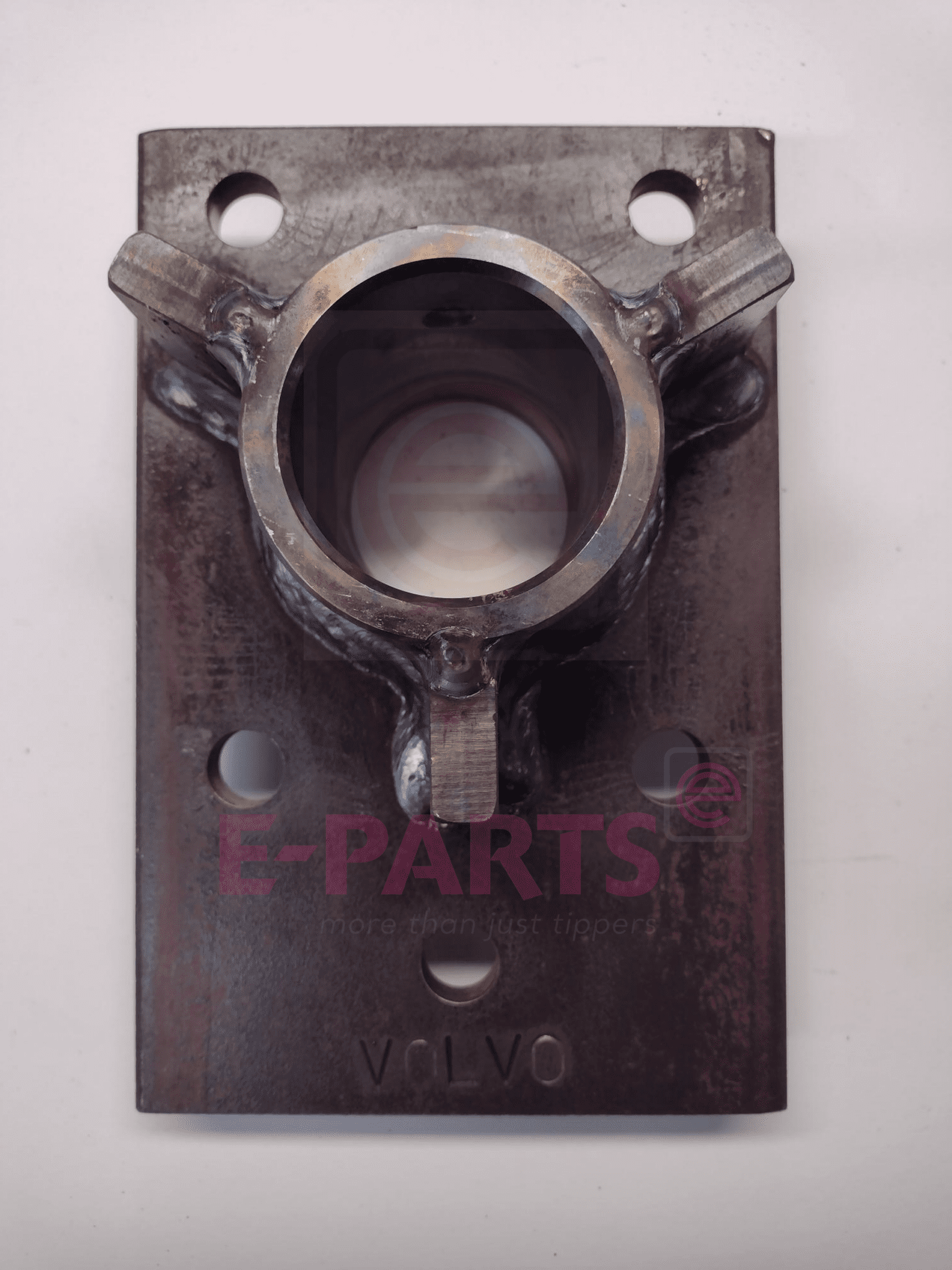 Eparts - Tipper Inner Chassis Bracket - Pre-Drilled Volvo Configuration ...